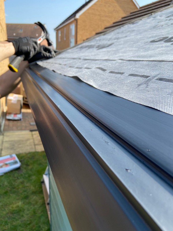 Onduline Eaves Tray - 1500mm (Black)