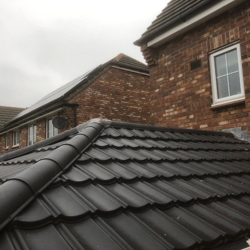 Lightweight Tiles Ridge Tile - 400mm x 150mm x 2mm