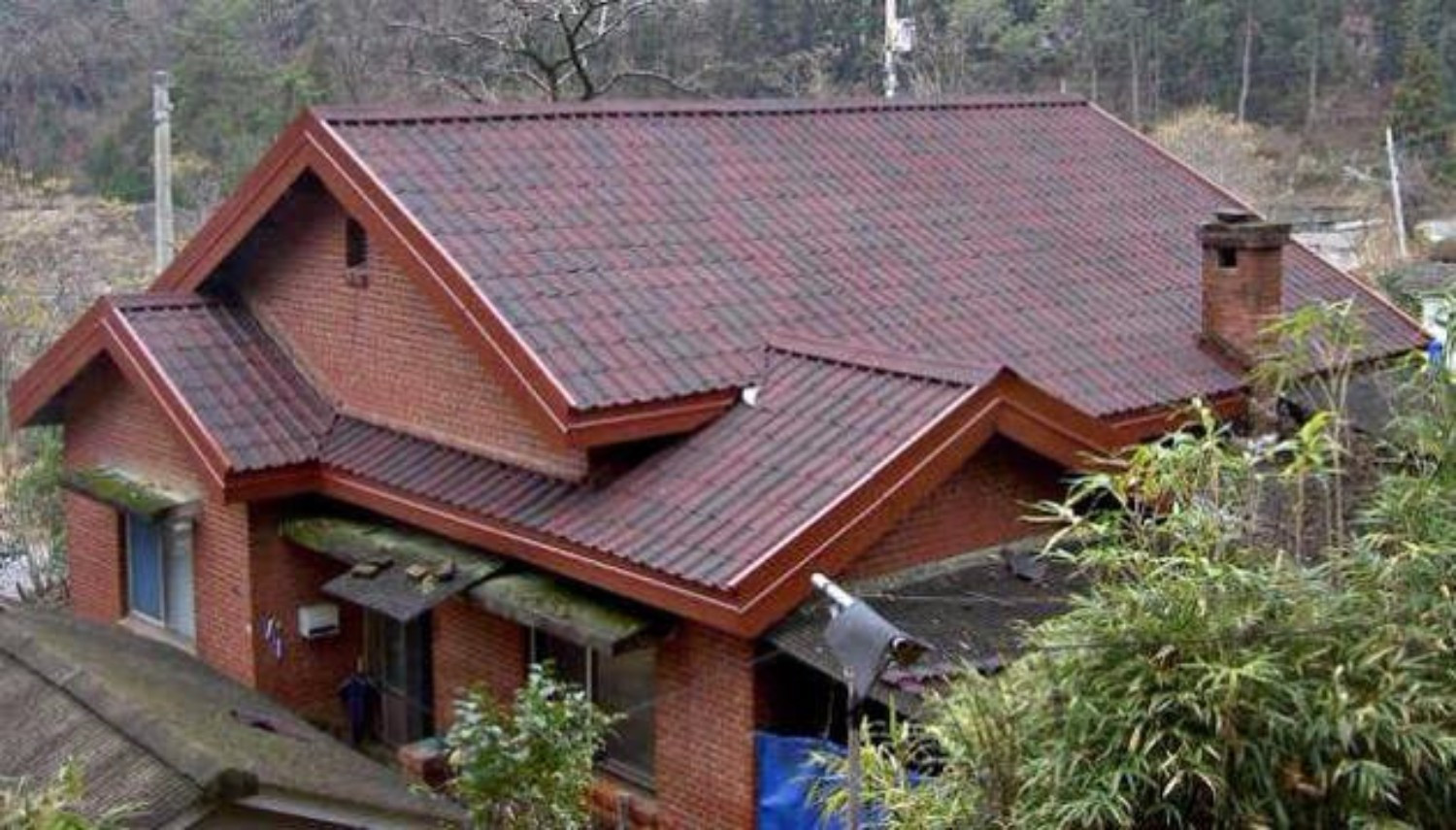 Onduvilla - Bitumen Roof Tiles - Shaded Green (2.18 m2 Coverage - Pack ...